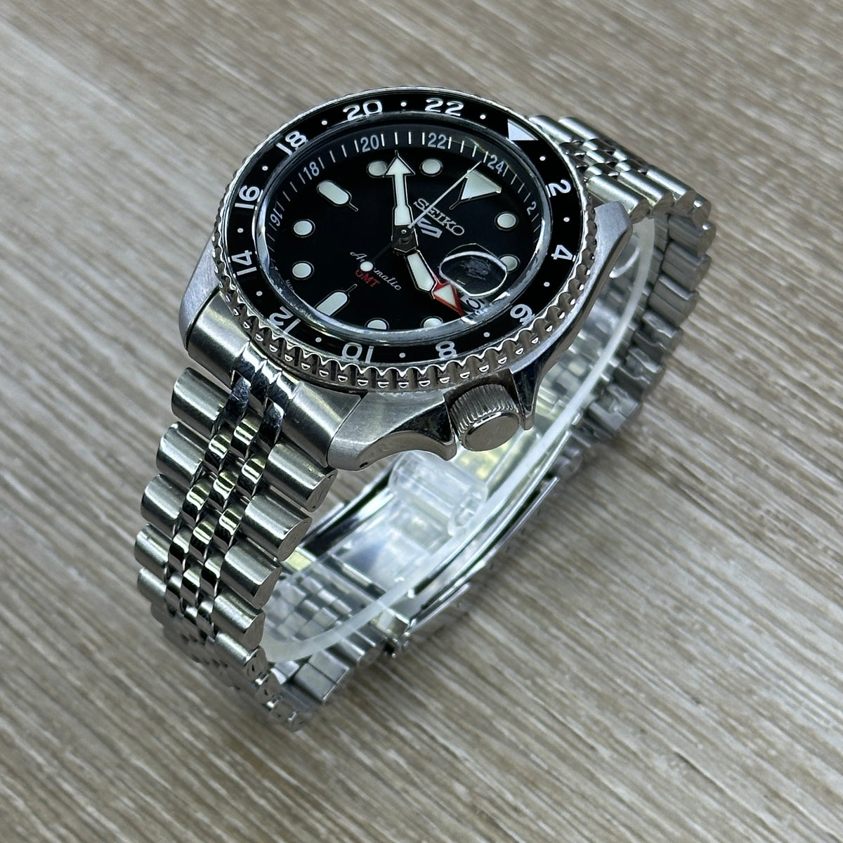 SEIKO 5 Sports GMT - Black Dial | Chicago Pawners & Jewelers