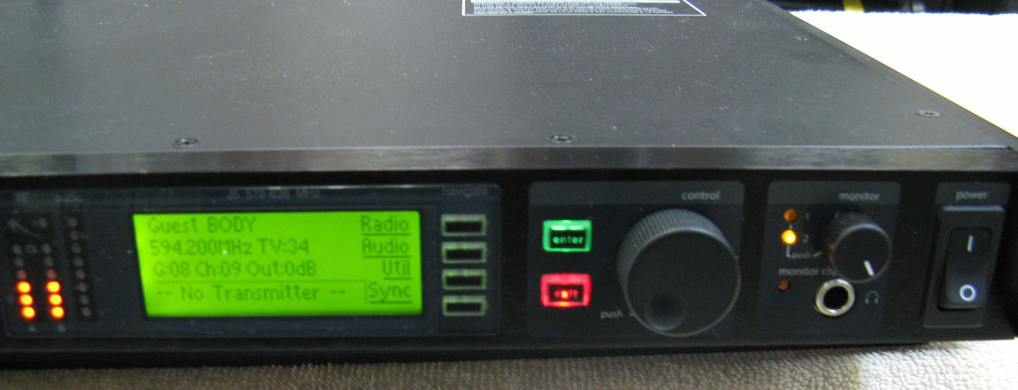 Shure UR4D+ & UR2 SM58 Wireless Mic Set | Chicago Pawners & Jewelers