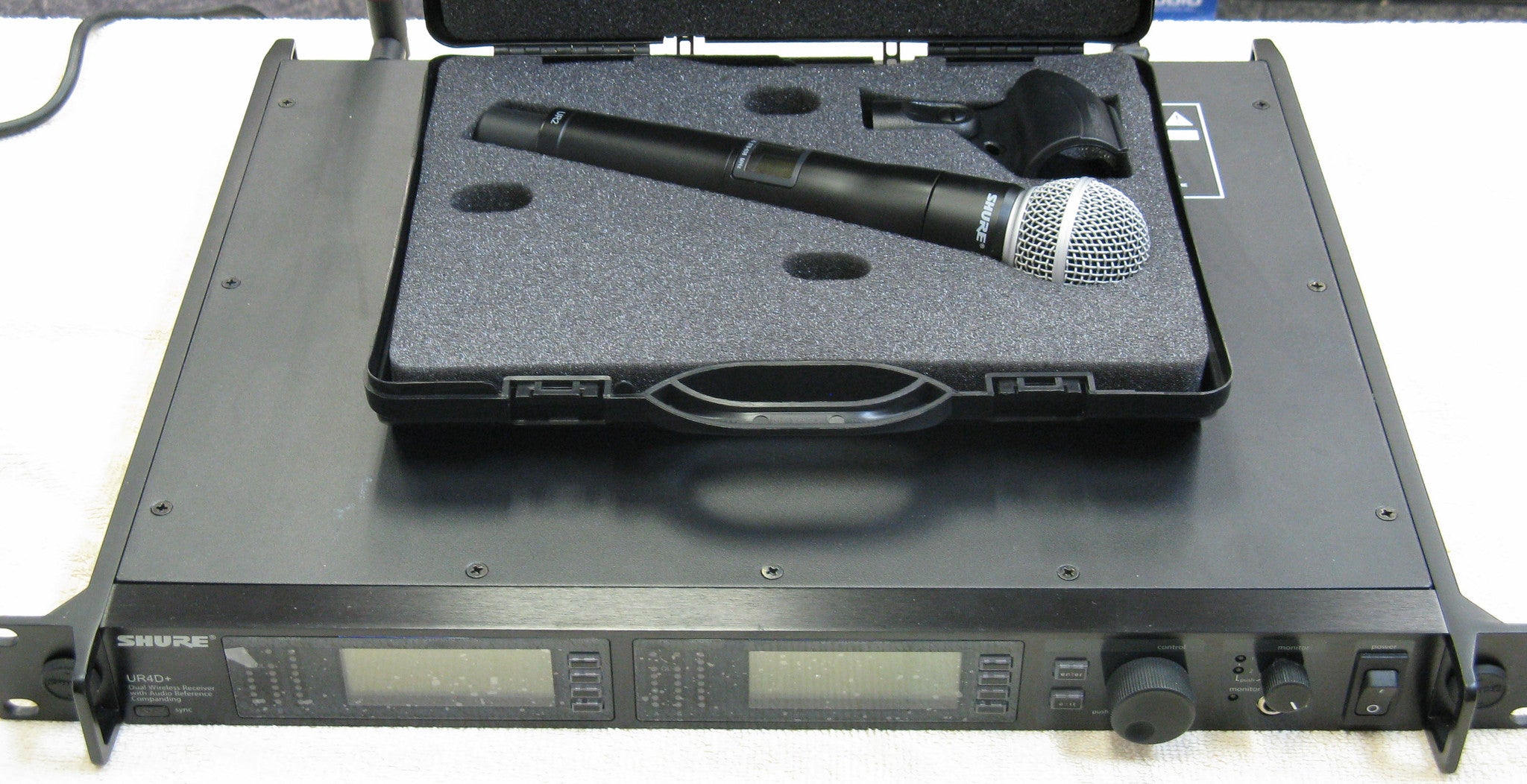 Shure UR4D+ & UR2 SM58 Wireless Mic Set | Chicago Pawners & Jewelers