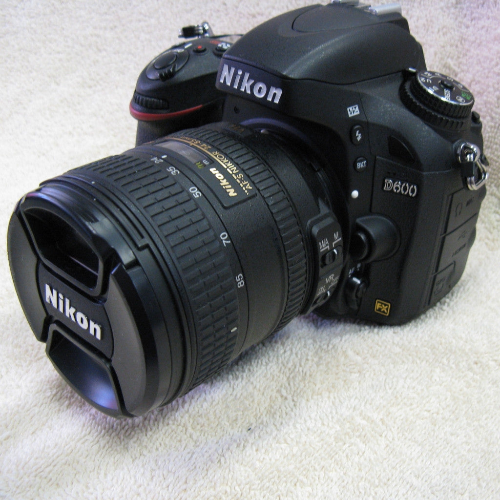 Nikon D600 with 24-85mm Lens | Chicago Pawners & Jewelers