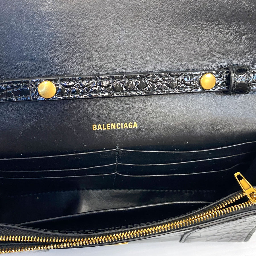 Balenciaga Hourglass Wallet on Chain – Chicago Pawners & Jewelers