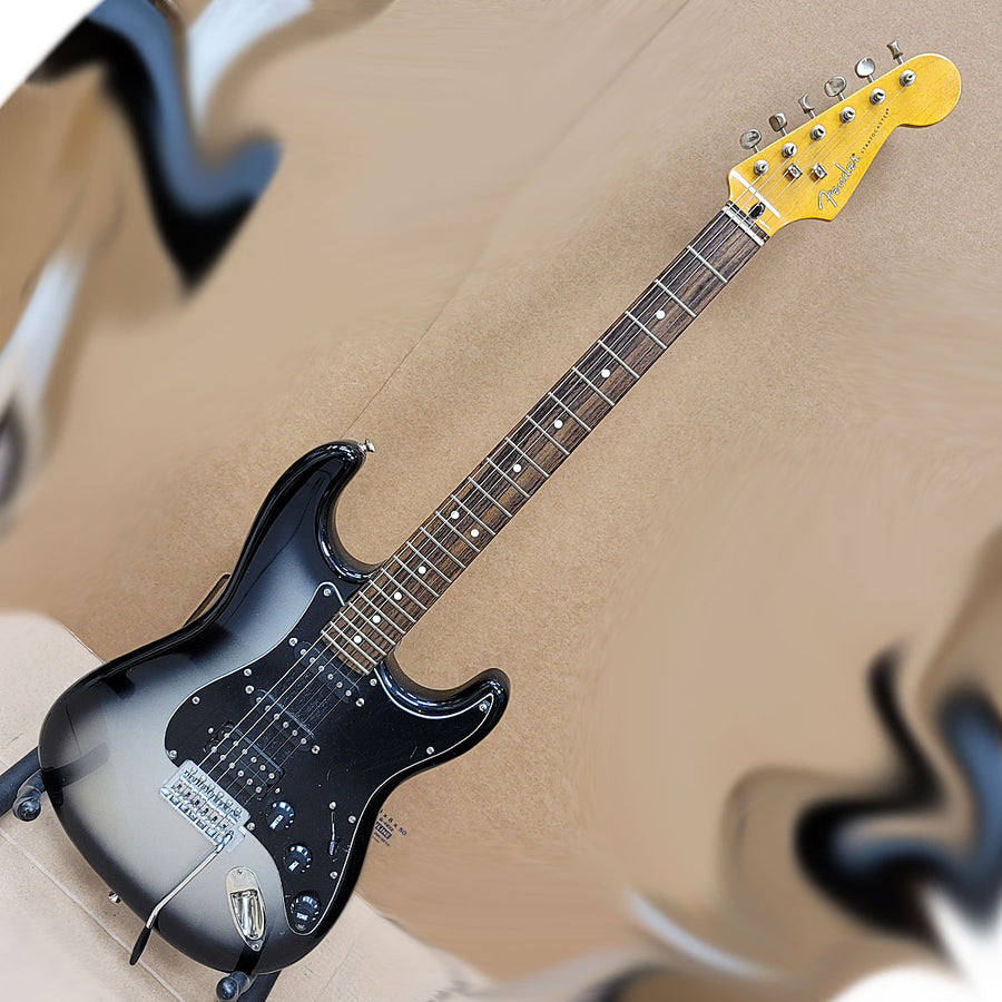 Fender Modern Player Stratocaster HSS Silverburst – CPJ