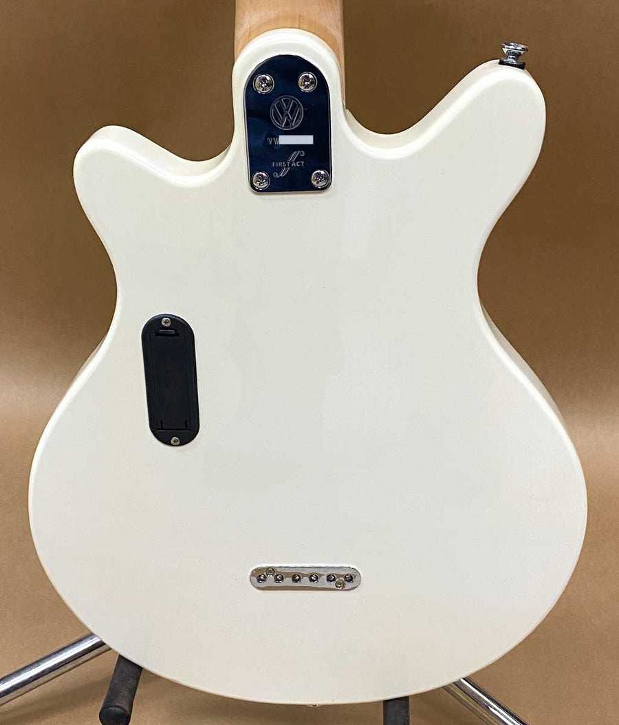 First Act Volkswagen GarageMaster Guitar – Chicago Pawners & Jewelers