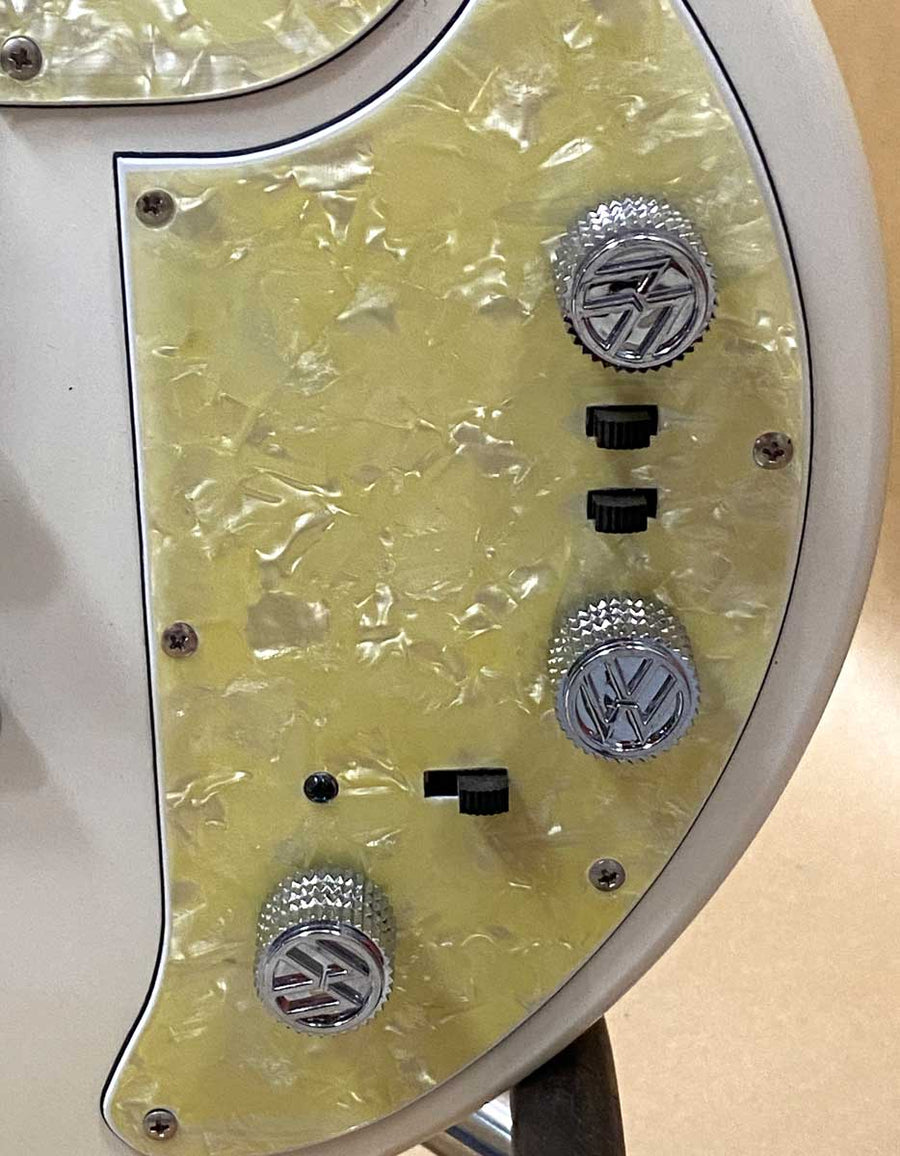 First Act Volkswagen GarageMaster Guitar – Chicago Pawners & Jewelers